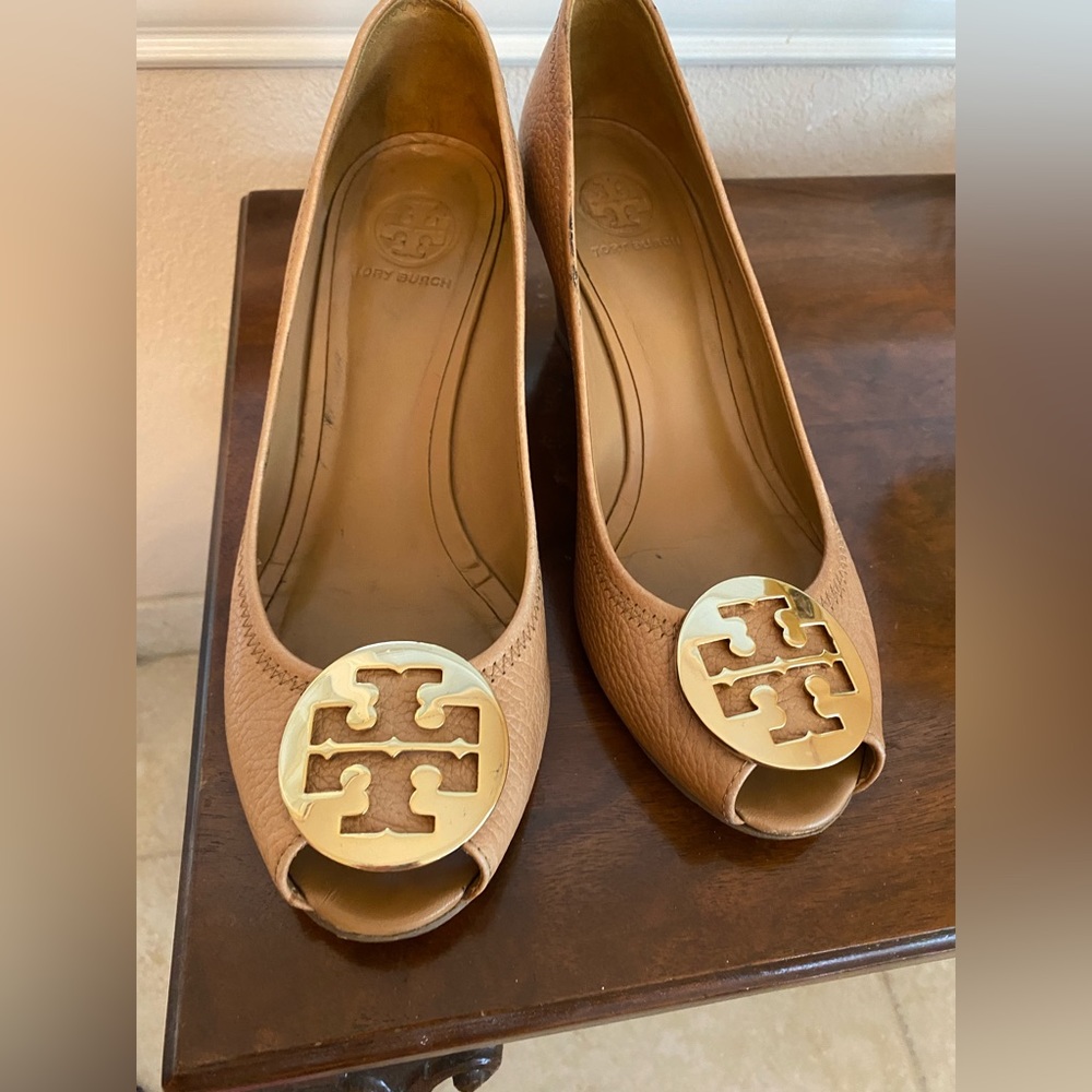 Tory Burch Peep Toe Wedgetan Leather - Gem